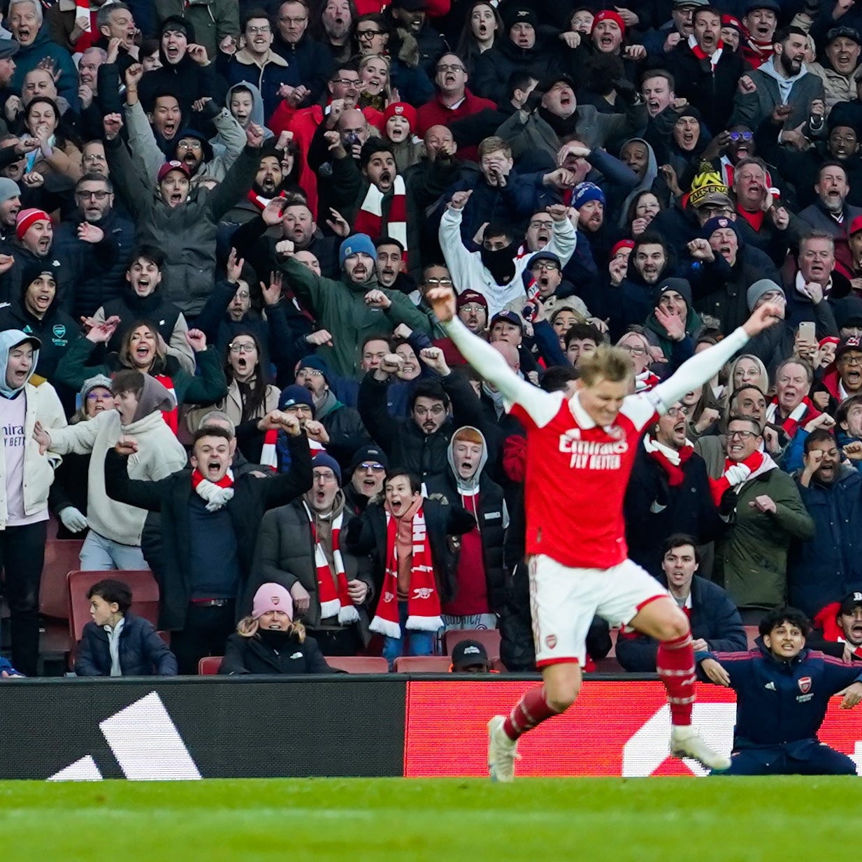 How many screens are too many? - Sam Limbert’s Substack