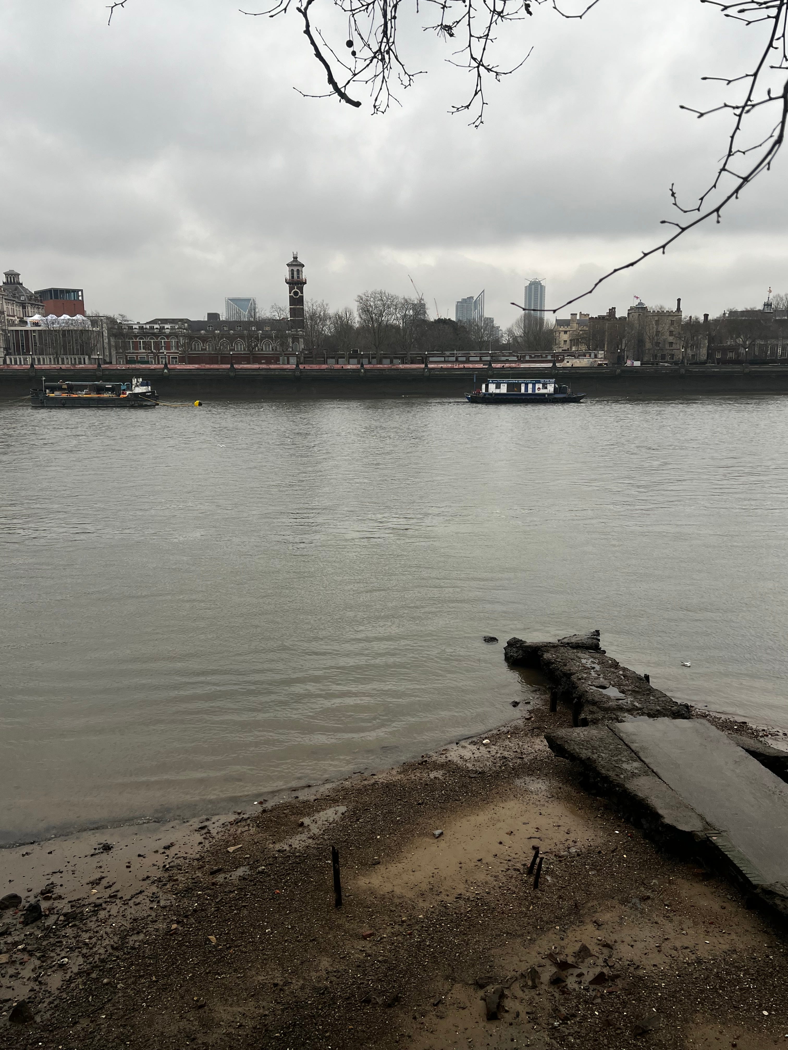 Tides of London: how the Thames ebbs and flows with urban life