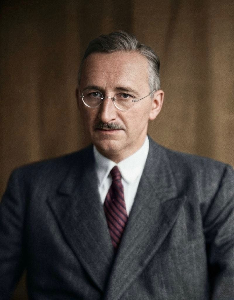 A DEFENSE AND EXPANSION OF THE HAYEKIAN ARGUMENT AGAINST ROTHBARD AND HOPPE