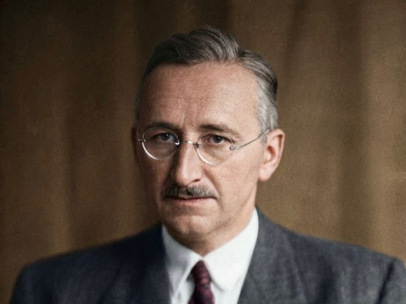 A DEFENSE AND EXPANSION OF THE HAYEKIAN ARGUMENT AGAINST ROTHBARD AND HOPPE