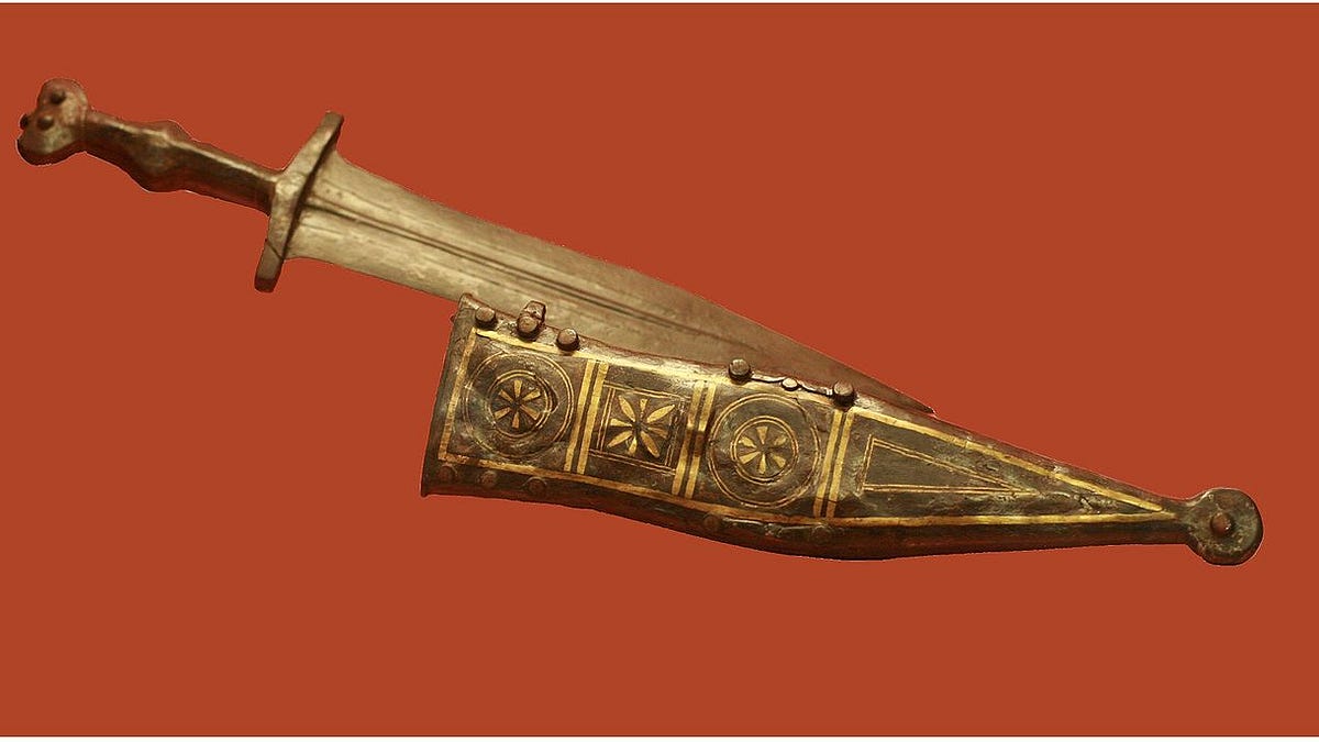 Daggers In the Ancient World - Classical Wisdom