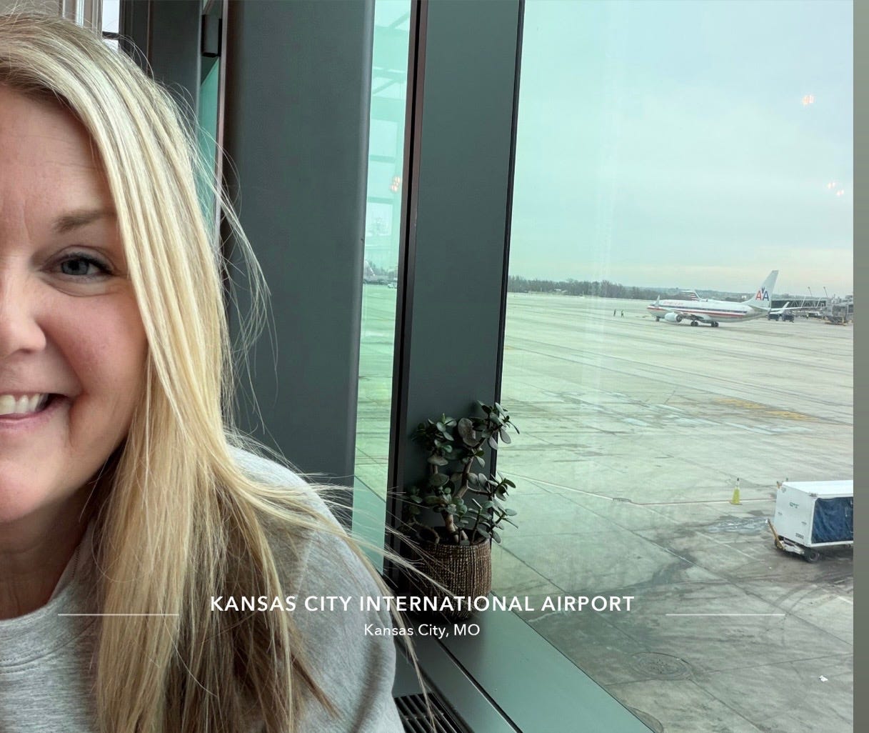 Jess Piper (@jesspiper): "Forced to wear a sweat shirt to the airport ...