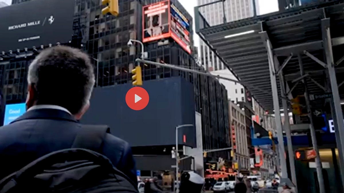 2nd Smartest Guy in the World's Times Square Animation is LIVE