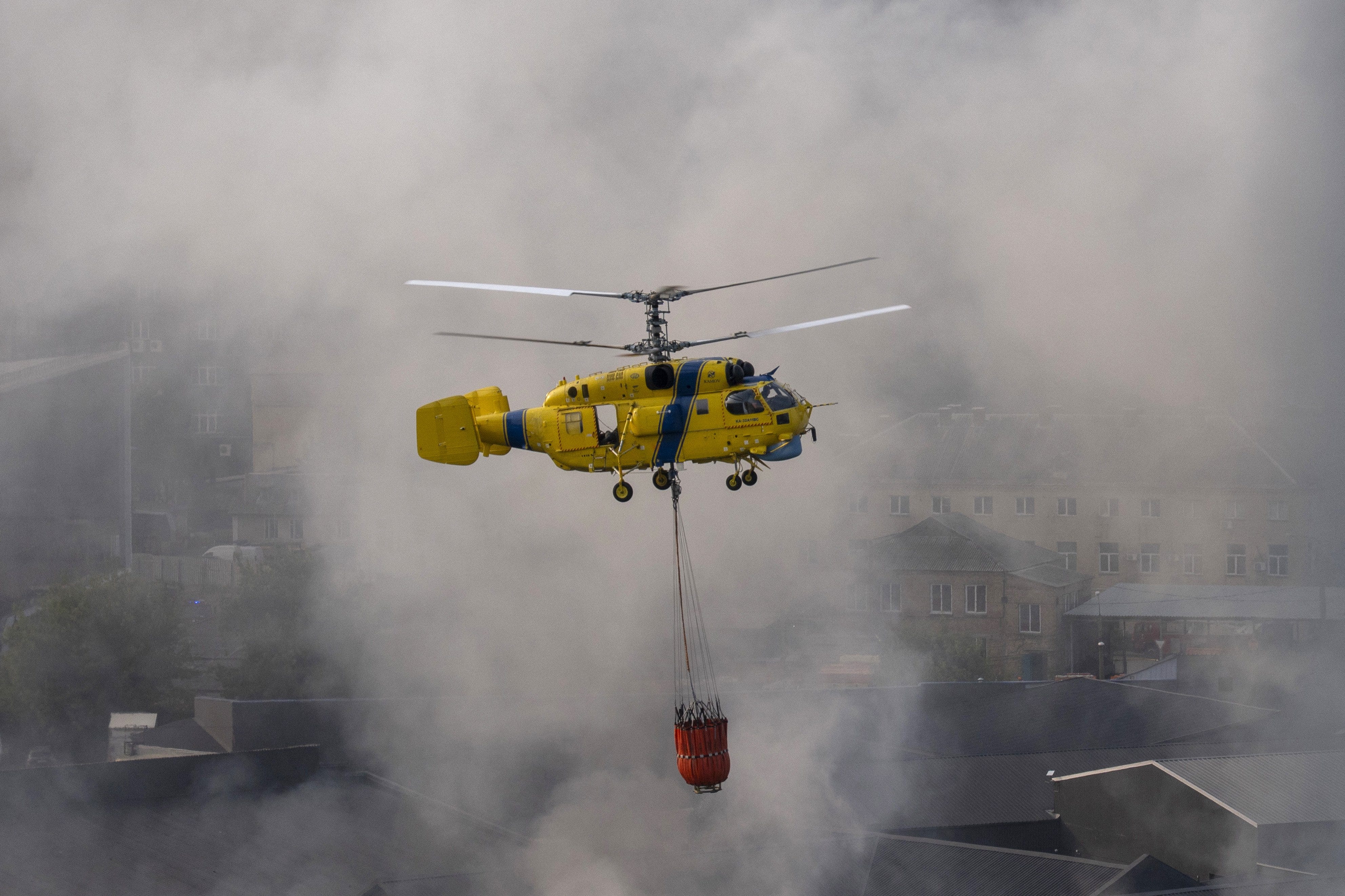 Helicóptero Kamov Ka-32 cedido por Portugal à Ucrânia em acção de ...