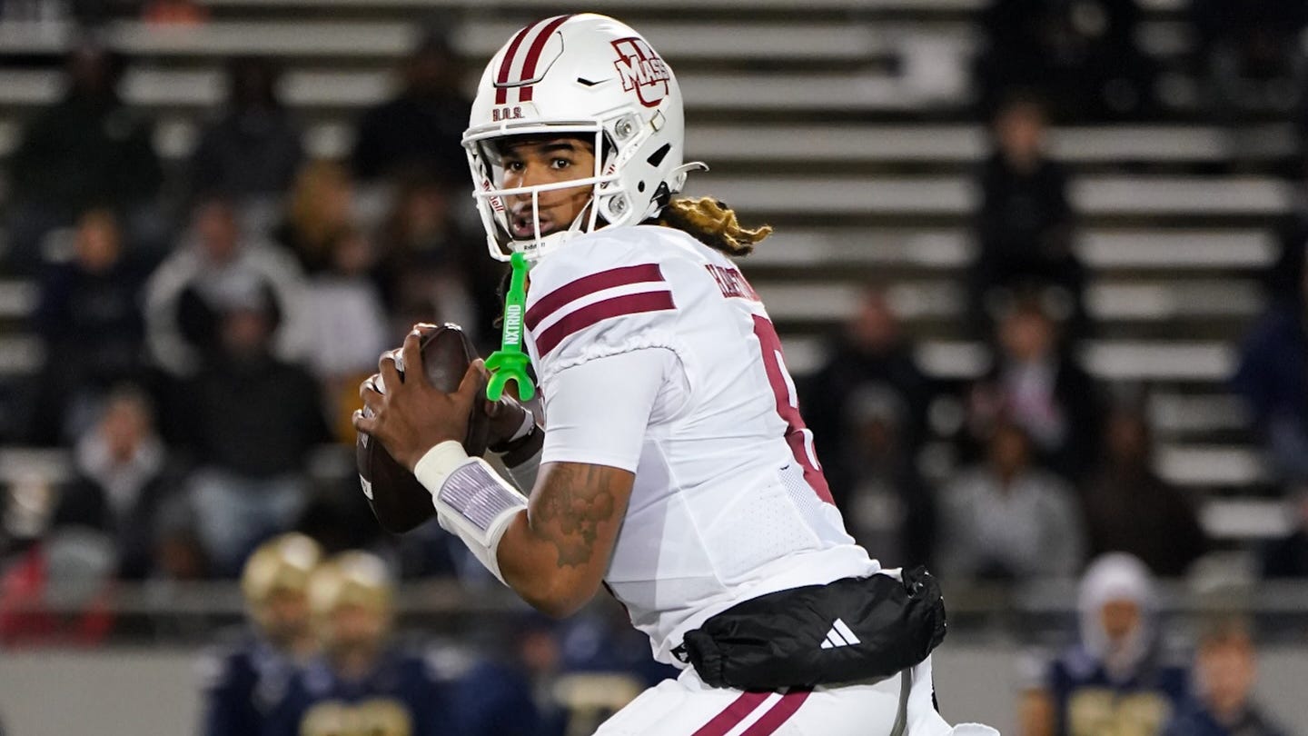 UMass Expecting Battle From Northern Illinois