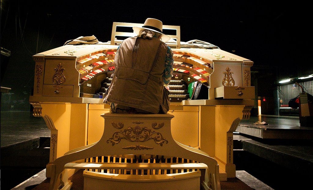 Why do sound artists love pipe organs? - Billie's Ear