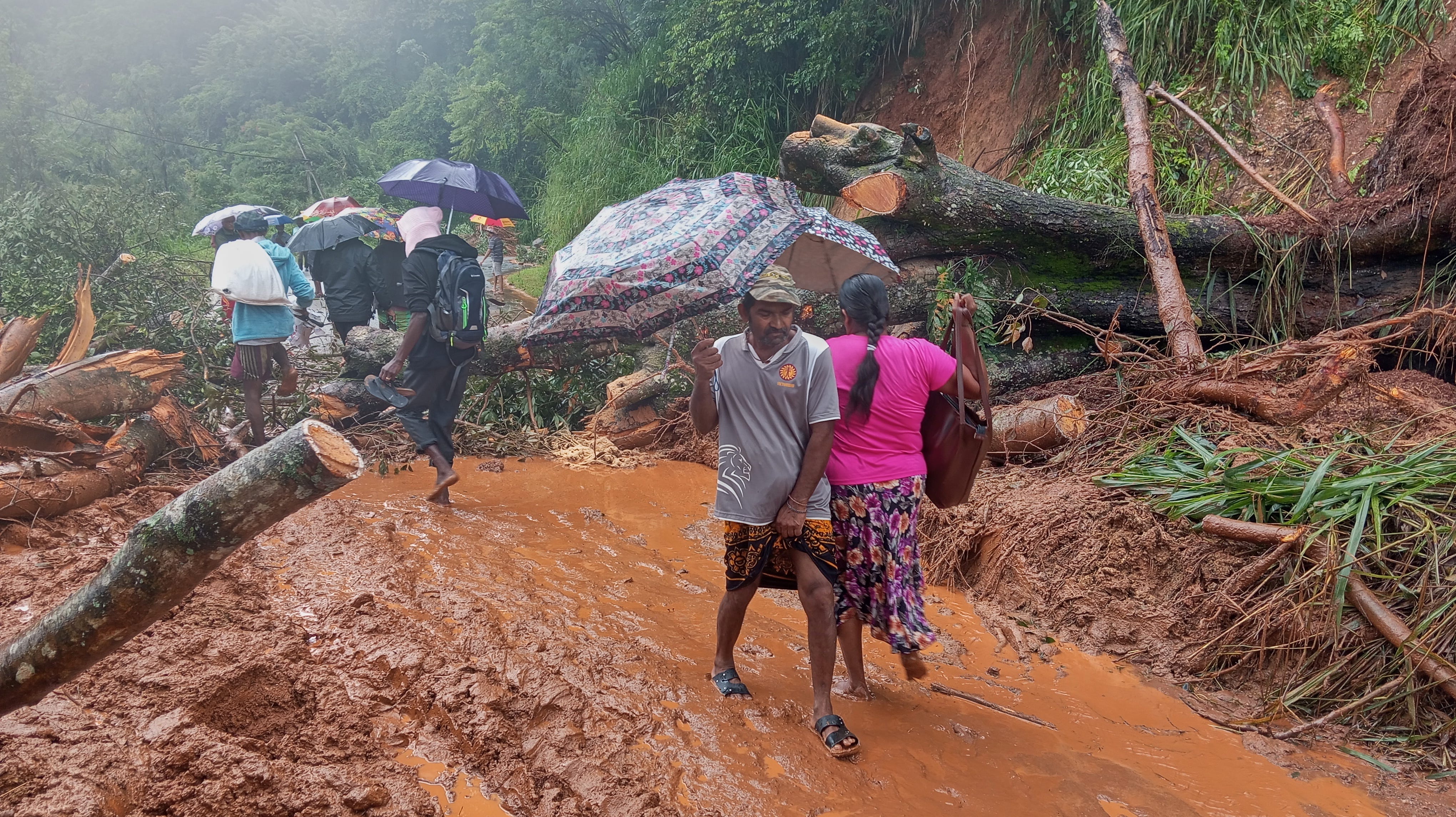 ‘Most challenging natural disaster in our history': 1,300 dead after SE ...