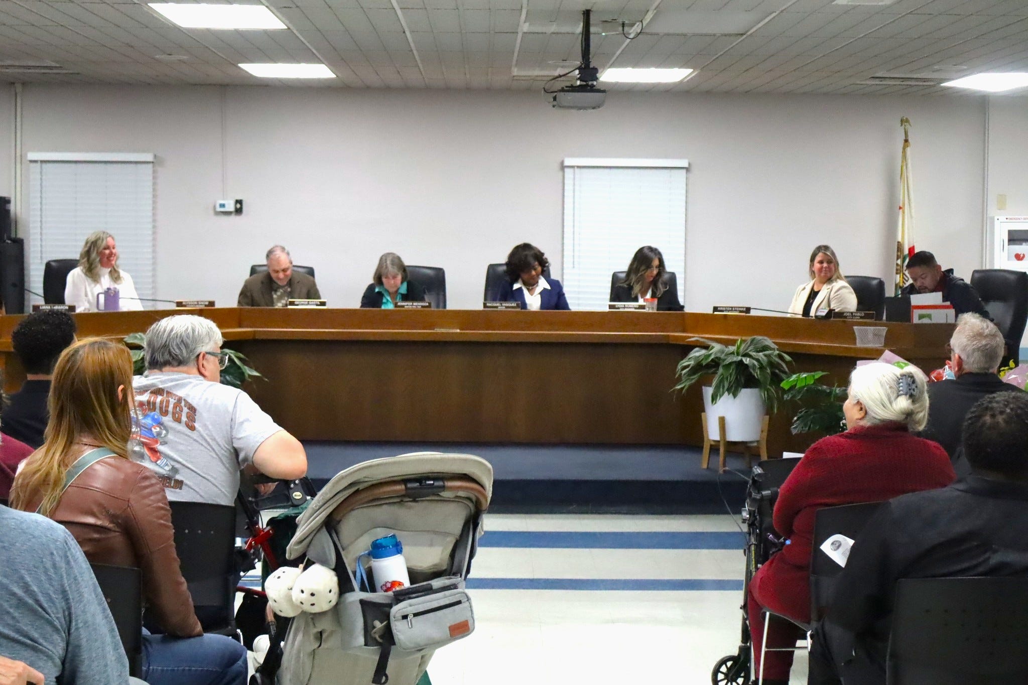 WANTED: Applicants for appointment to vacant City Council seat