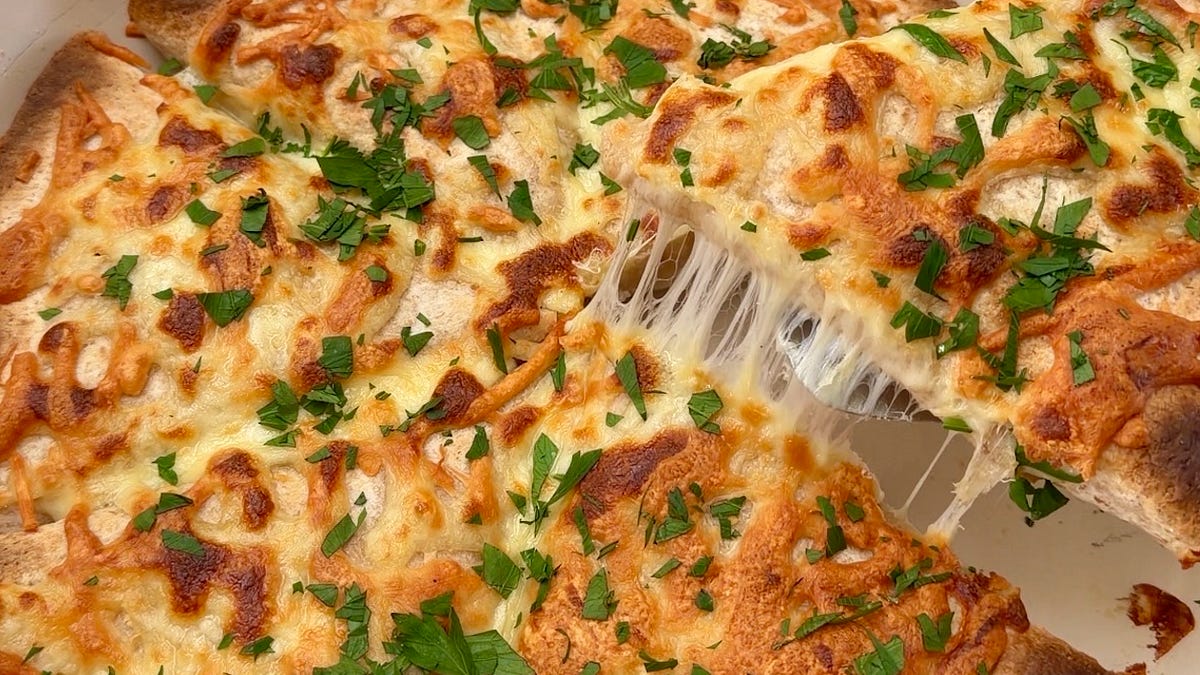 DAY 8: BUFFALO CHICKEN TRIANGLE WRAP BAKE 🔥
