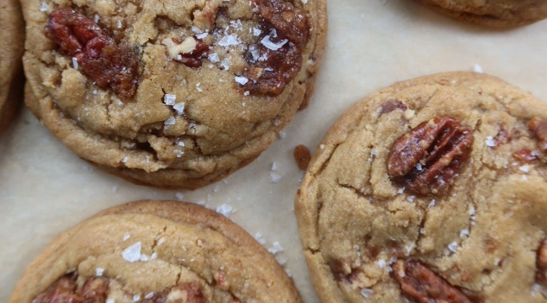 Pecan Pie Cookies - by Chloe Diaz - The Homemade Hostess