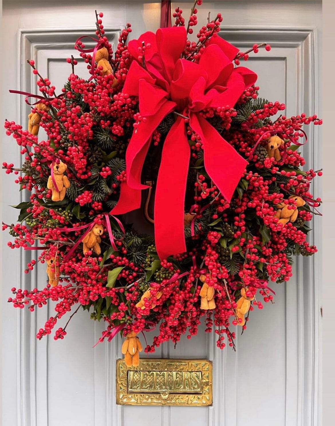 Merry Christmas 2025 - HABITUALLY CHIC