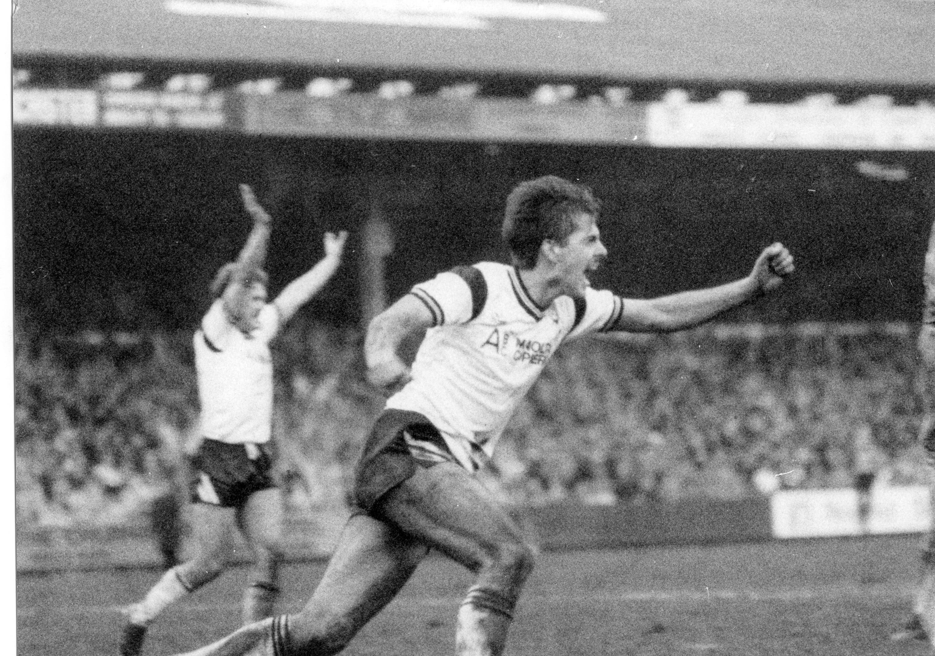 Vale fans honour their greatest manager - by Mike Baggaley