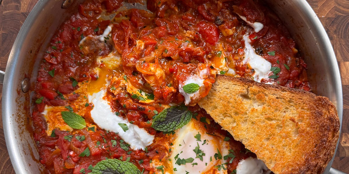 Shakshuka - by Ana Sofía - Behind the Apron