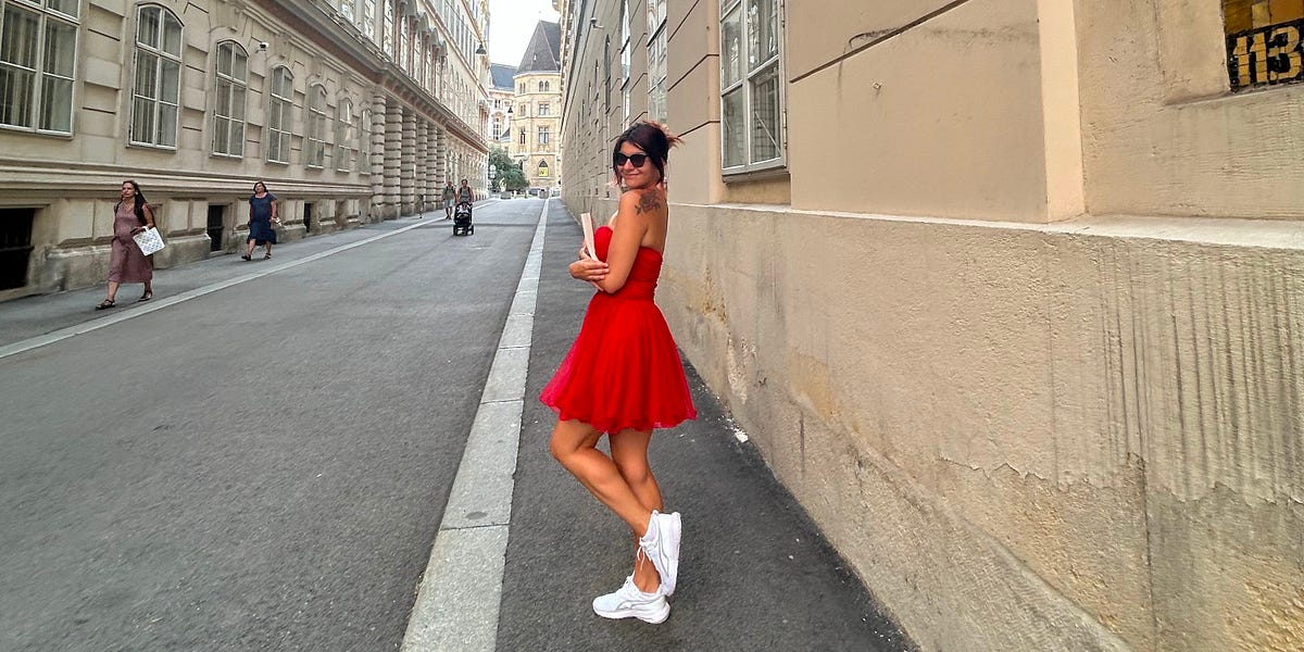 How I Turned My Substack Into a Full-Time Income (Without Paid Ads or a Big Following)