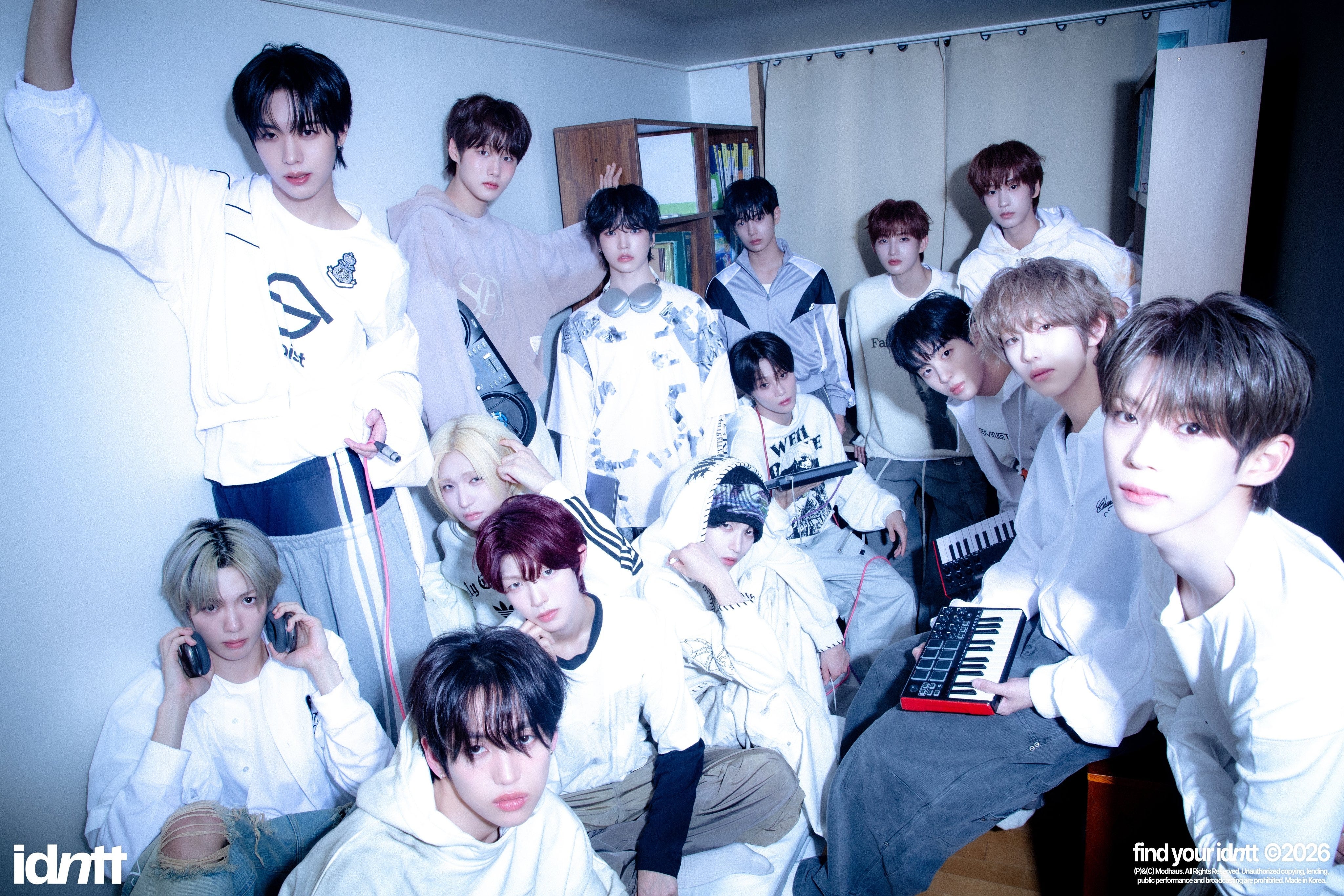 Shifting Identities: yesw8are's Bold Debut in the Expanding idntt Universe