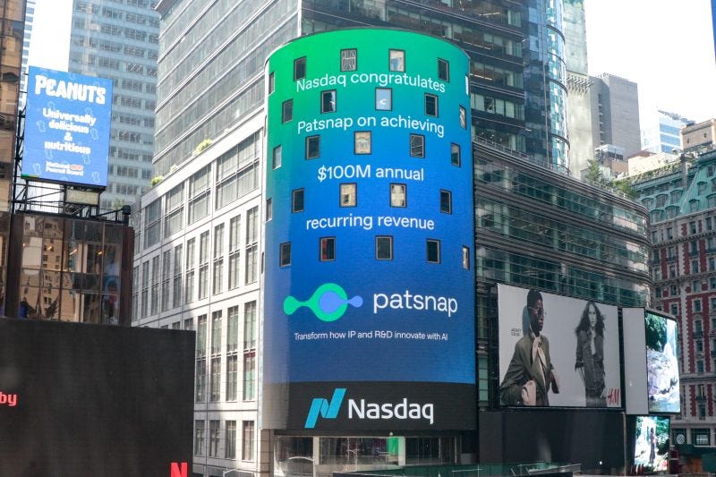 Many masters, one stage - by Tuyet Vu