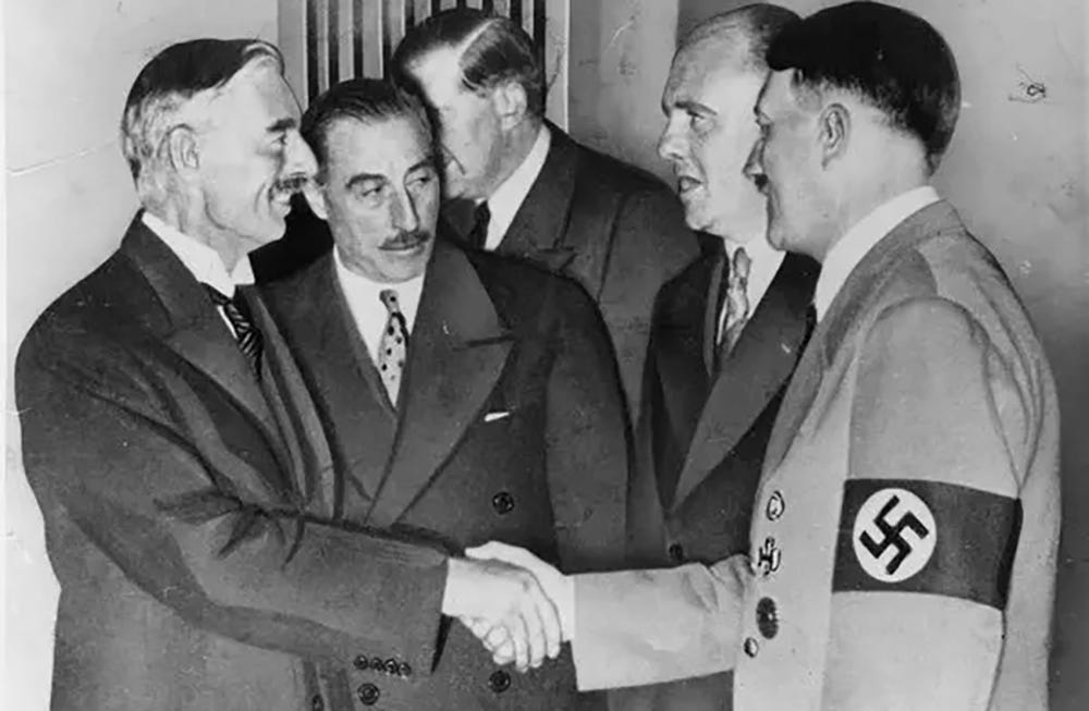 Donald Chamberlain stabs Ukraine in the back