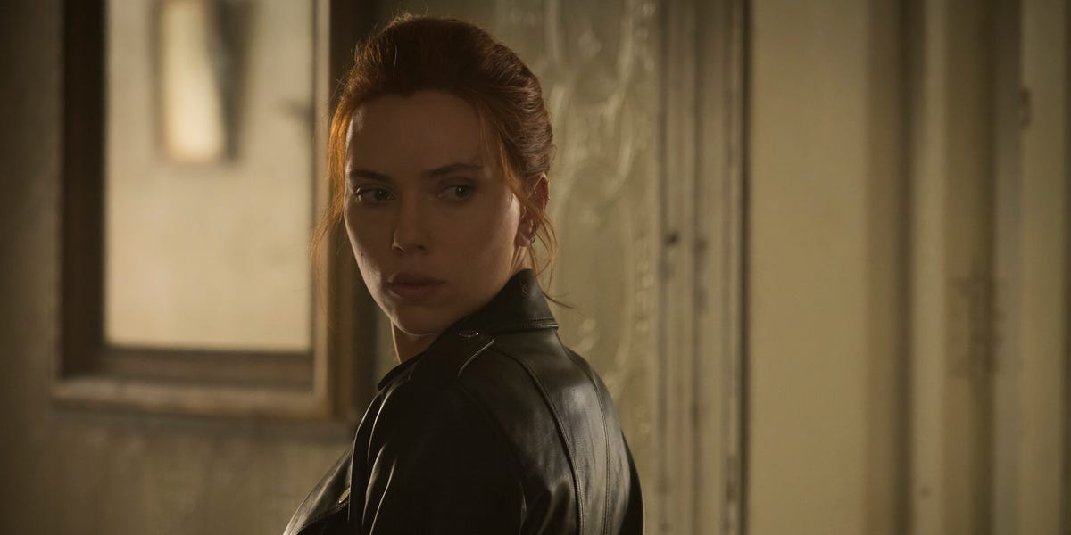Rumor: Scarlett Johansson To Play Bruce Wayne's Love Interest Turned ...