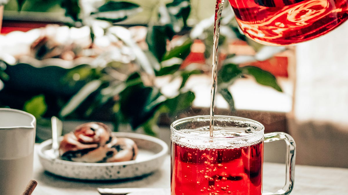 How to Craft Herbal Tea Blends: A Beginner-Friendly Guide