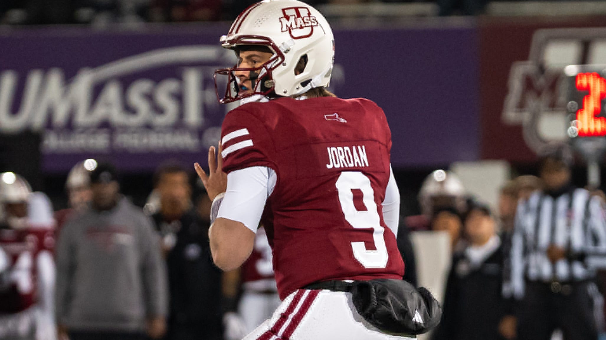 UMass Falls In Season Finale To Finish 0-12