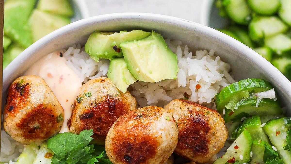 Week 3 Feel Good Food Meal Plan + NEW Bang Bang Chicken Meatballs!