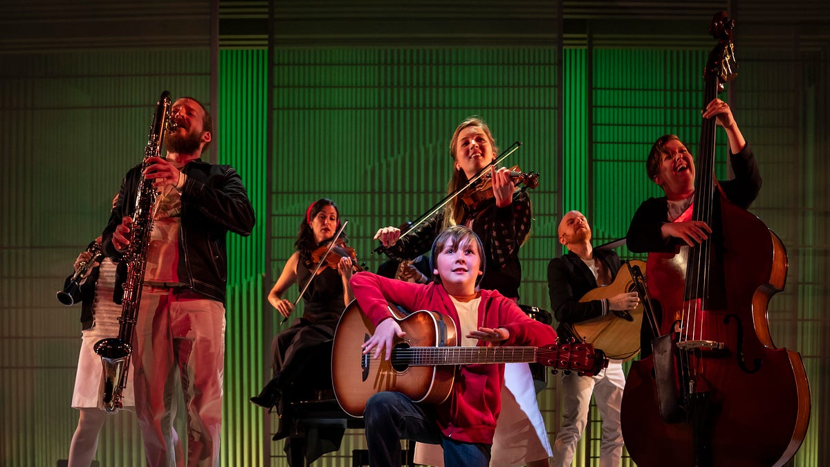 how does august rush end