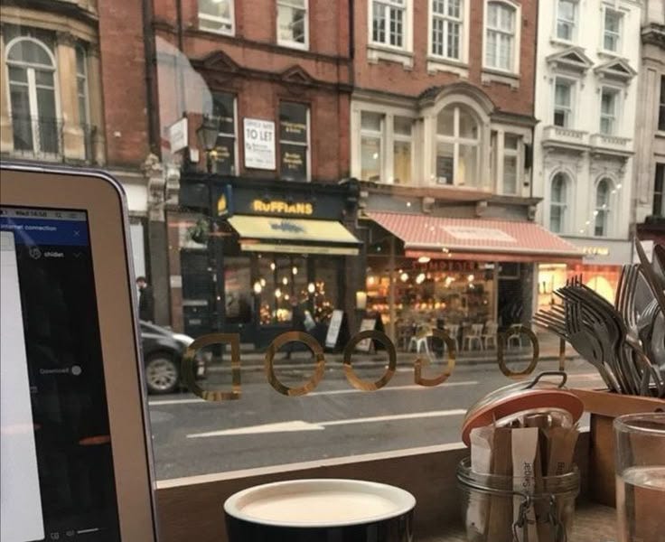 7 Reasons Your Substack Isn’t Growing - And How to Fix It in 2025