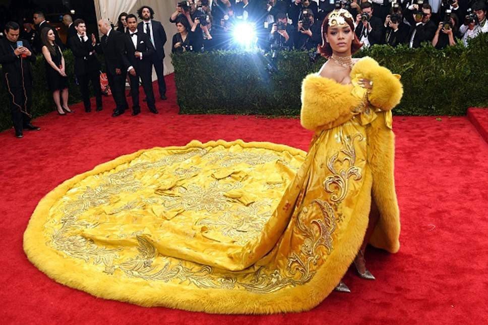 why are runway outfits so garish? - by Shambhavi ♥‿♥