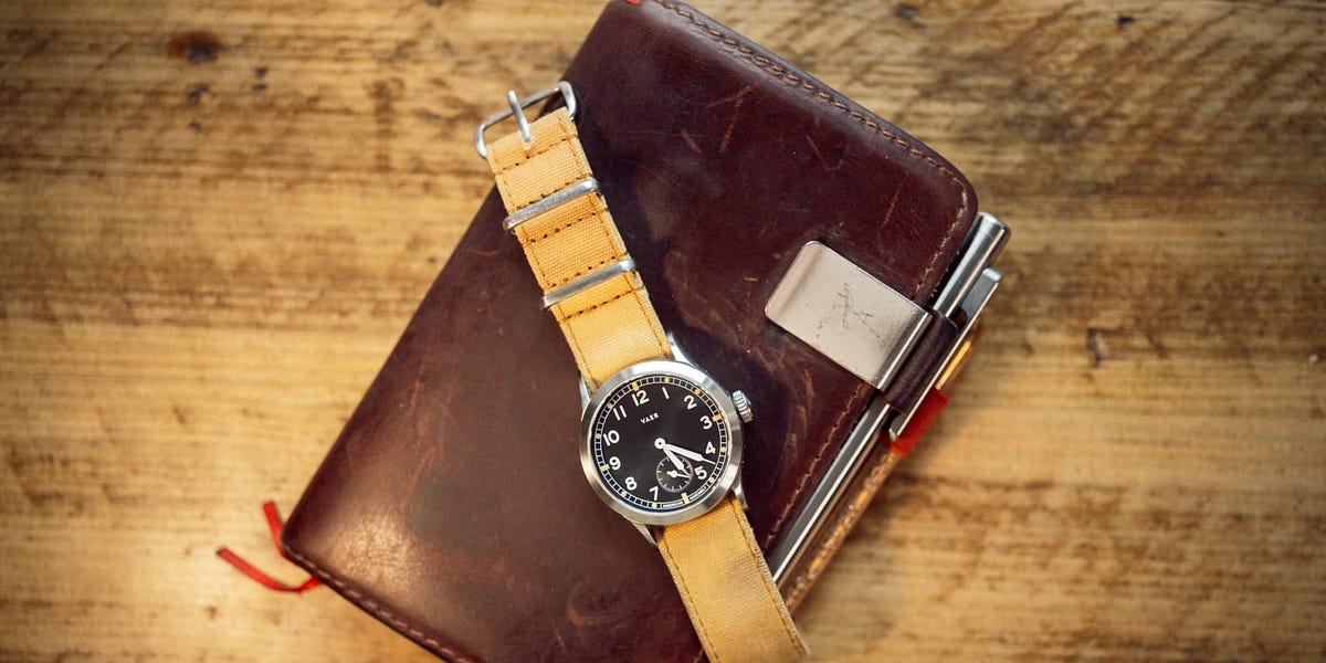 Experiments in deconvergence: it starts with a wristwatch and notepad