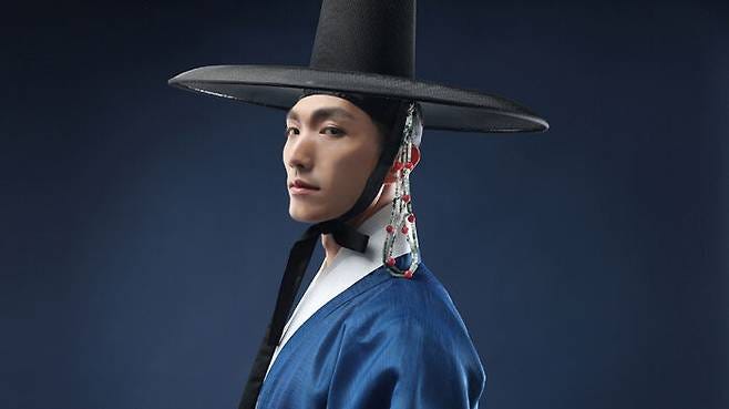 Korean Traditional Headpiece: 갓 (gaht) - by LA Seoulite