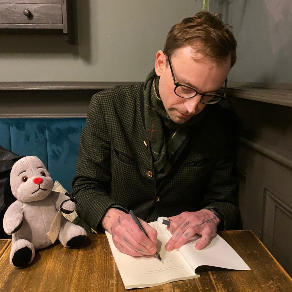 'Writing Autism' with Gareth Stuart Farmer on Strange Exiles X Revol