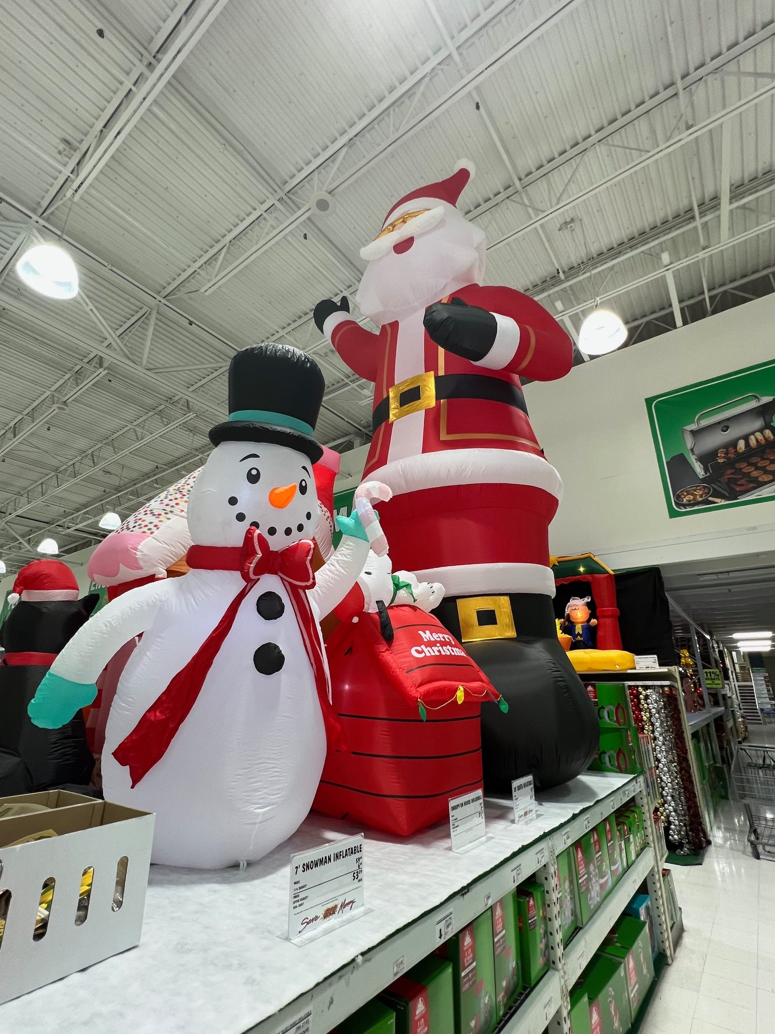 How Menards Made a Simple Tree Display the Season’s Standout