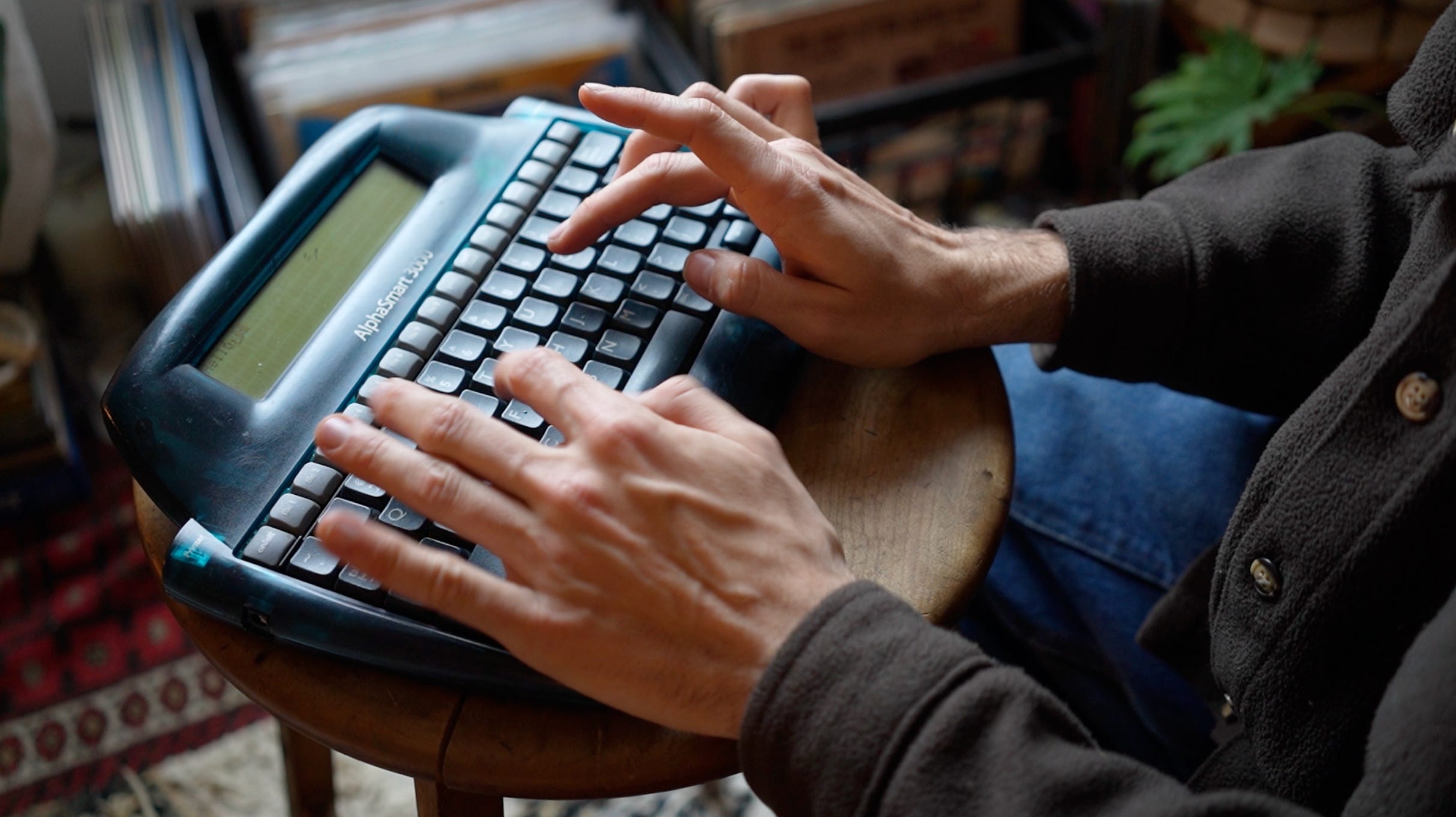 Why I'm blogging with an Alphasmart in 2024