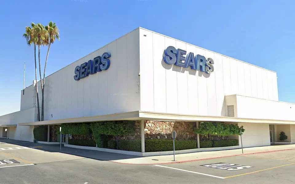 The last Sears in California - by Rob Beschizza
