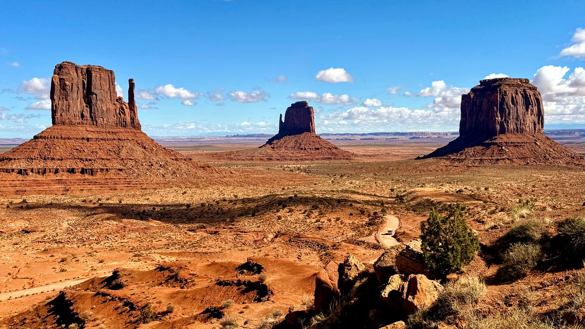 How to Hike Monument Valley Hunts Mesa and Wildcat Trail