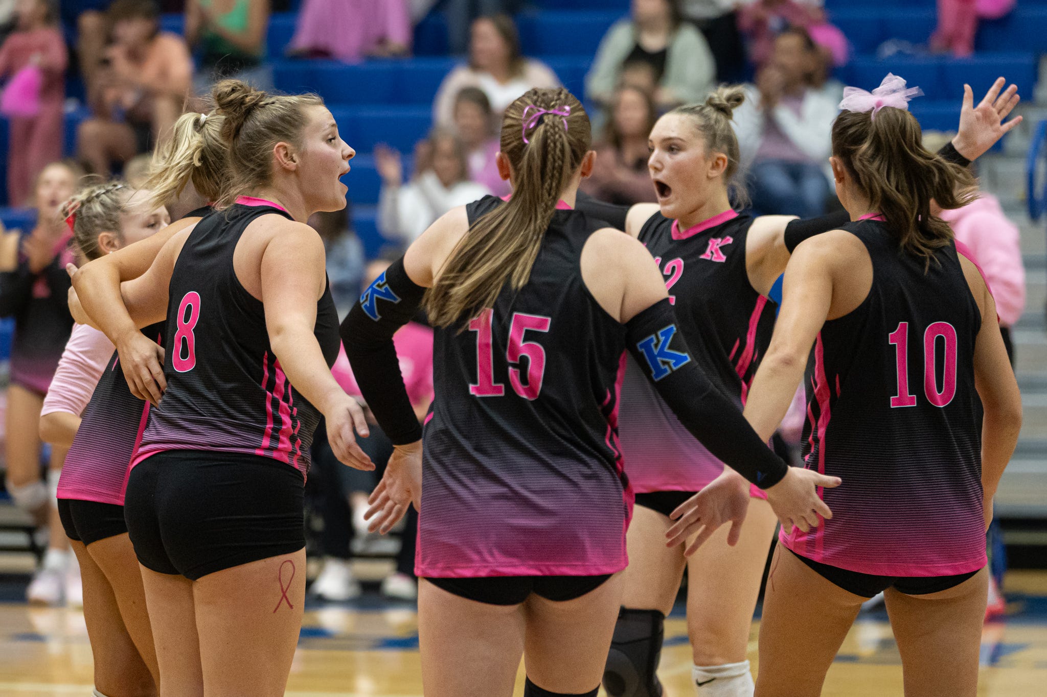 High School Volleyball: Kelso slams Mountain View for first league win