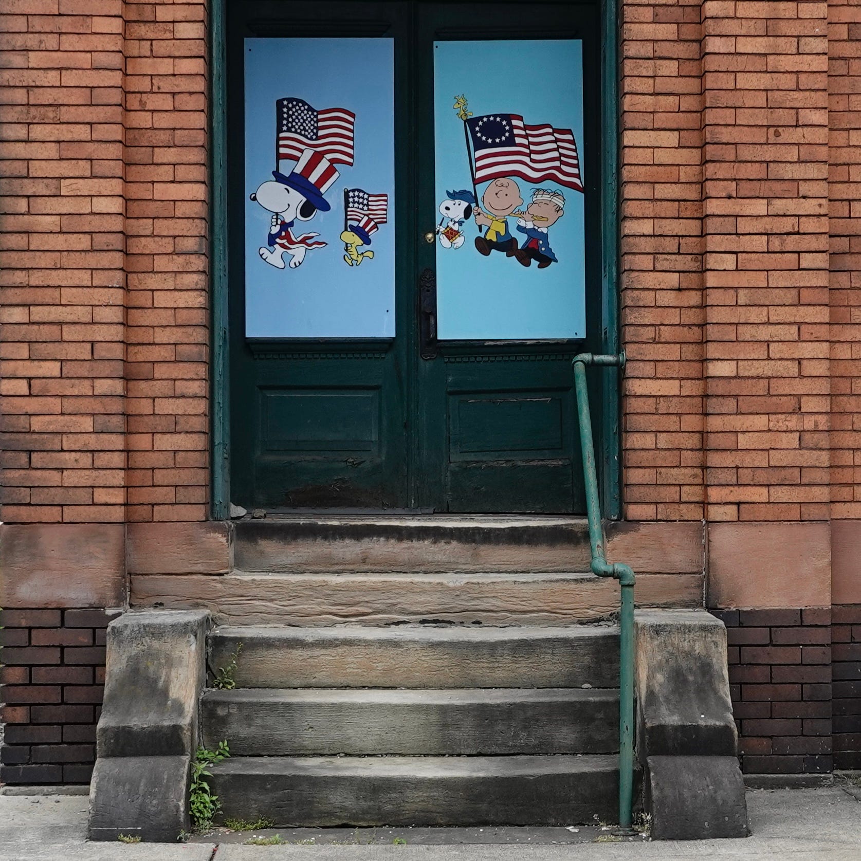 The 'Peanuts' tour of America: Exploring historic Snoopy signs and ...
