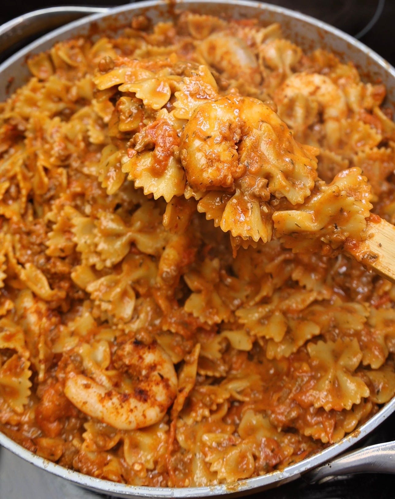 🧀🍤 Cheesy Beef & Shrimp Pasta: A recipe