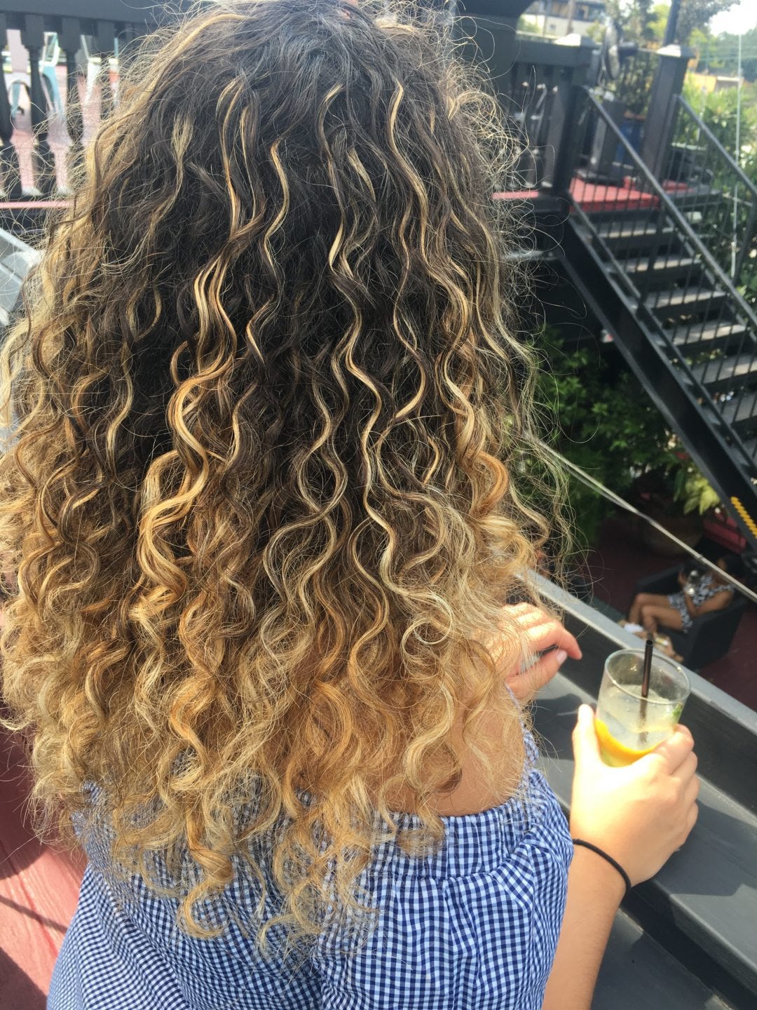 The physics behind curly hair