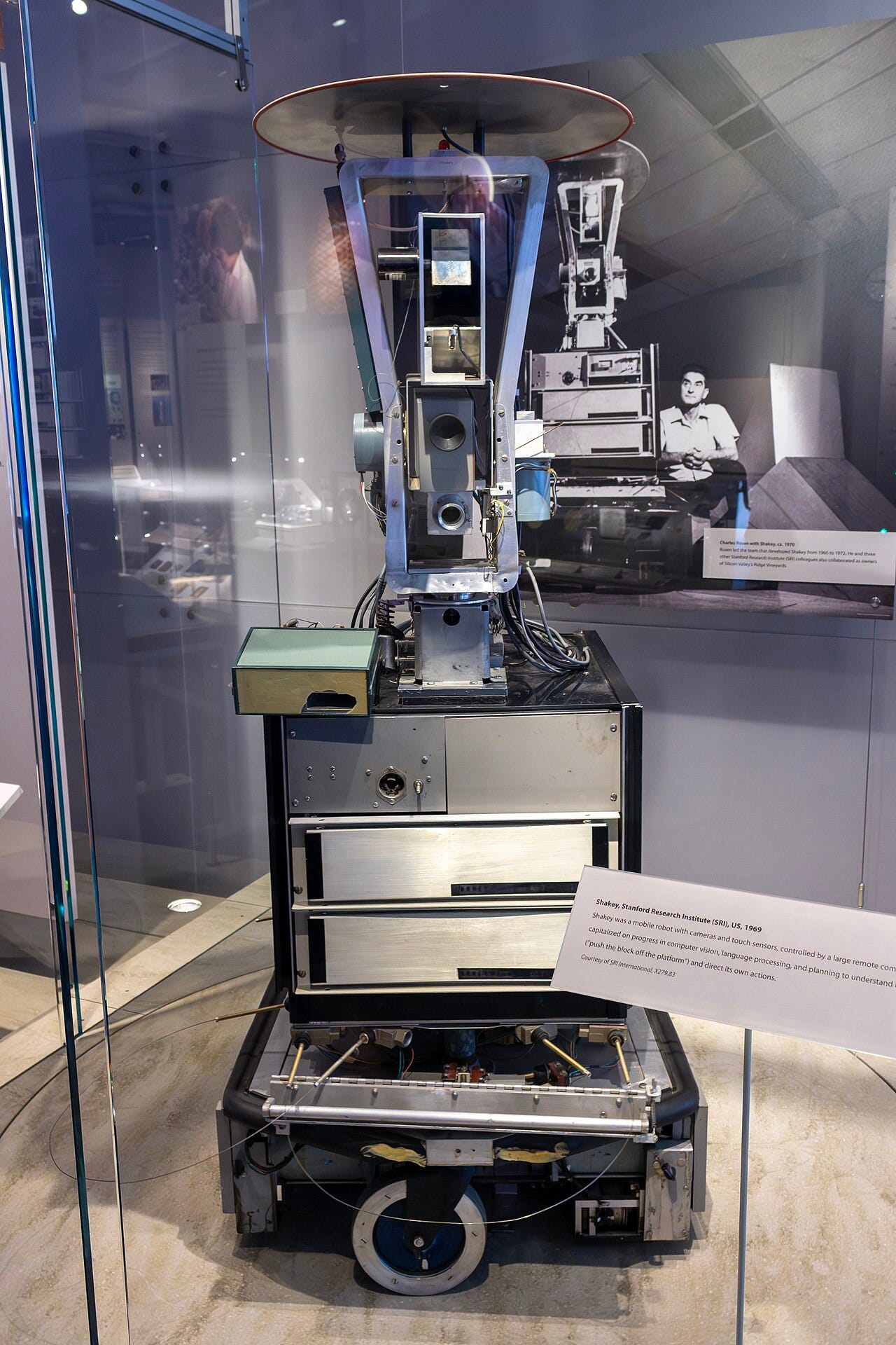 How a "Shakey"ing bot shaped the AI revolution!
