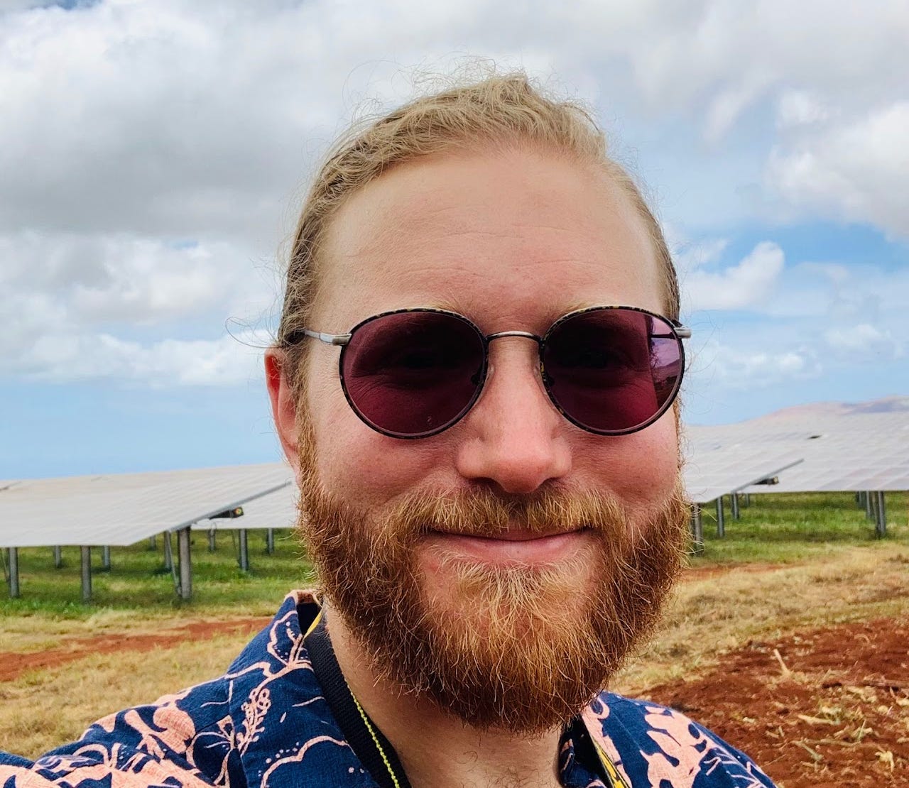 How is new clean-energy manufacturing affecting red & purple states?