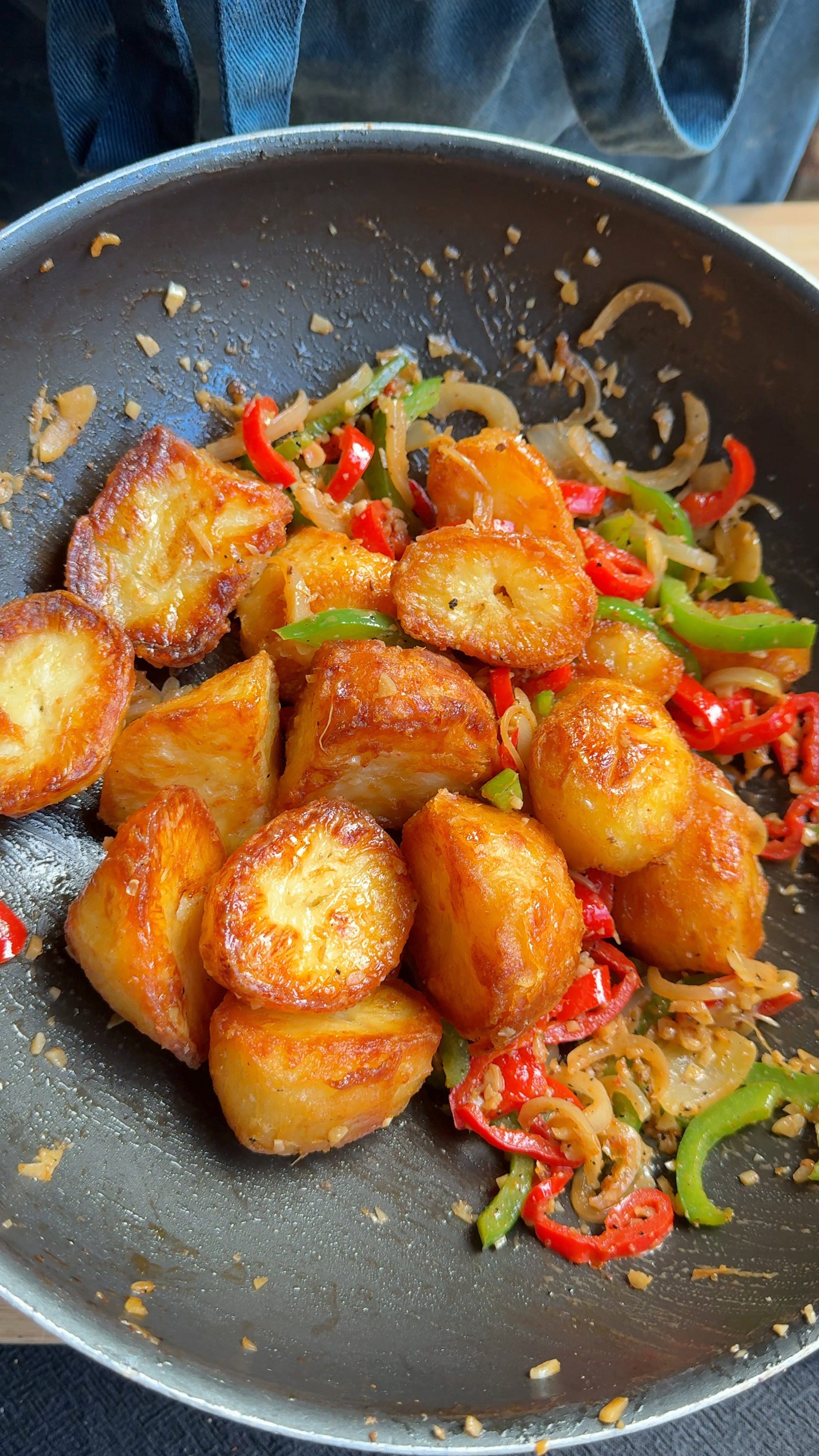 ULTIMATE GUIDE TO ROAST POTATOES - Chef Anna Frazer