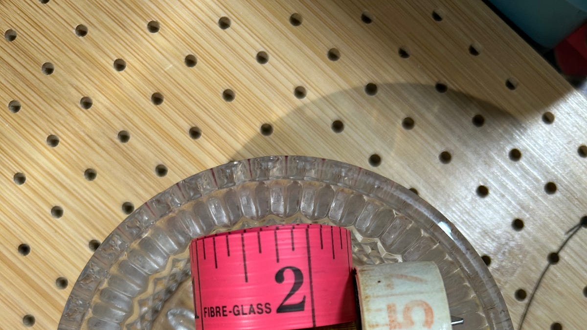 Tape Measure vs. Ruler - by Andreína Mariño R