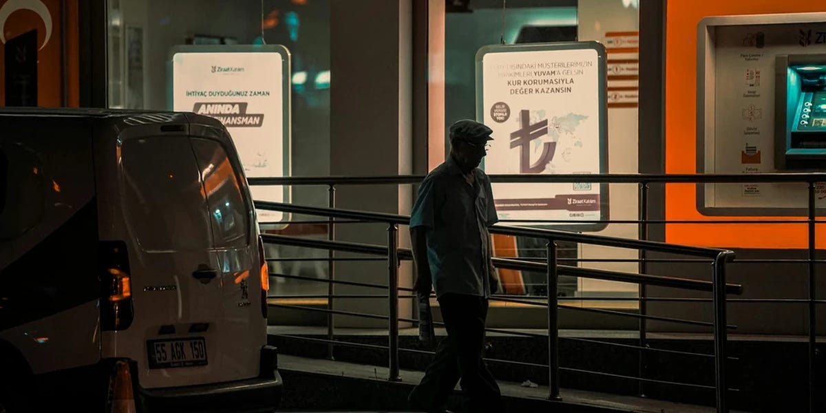 Massive Hack Triggers $325B Crypto Market Cap Loss