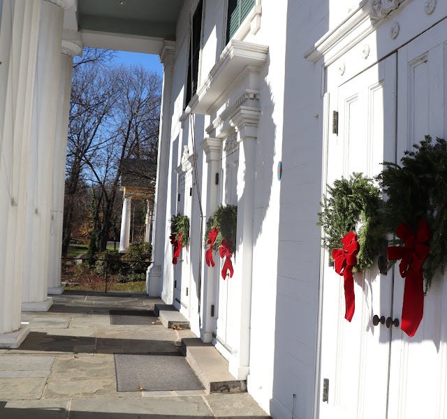 The Way of the WASP: New England Christmas Decorations
