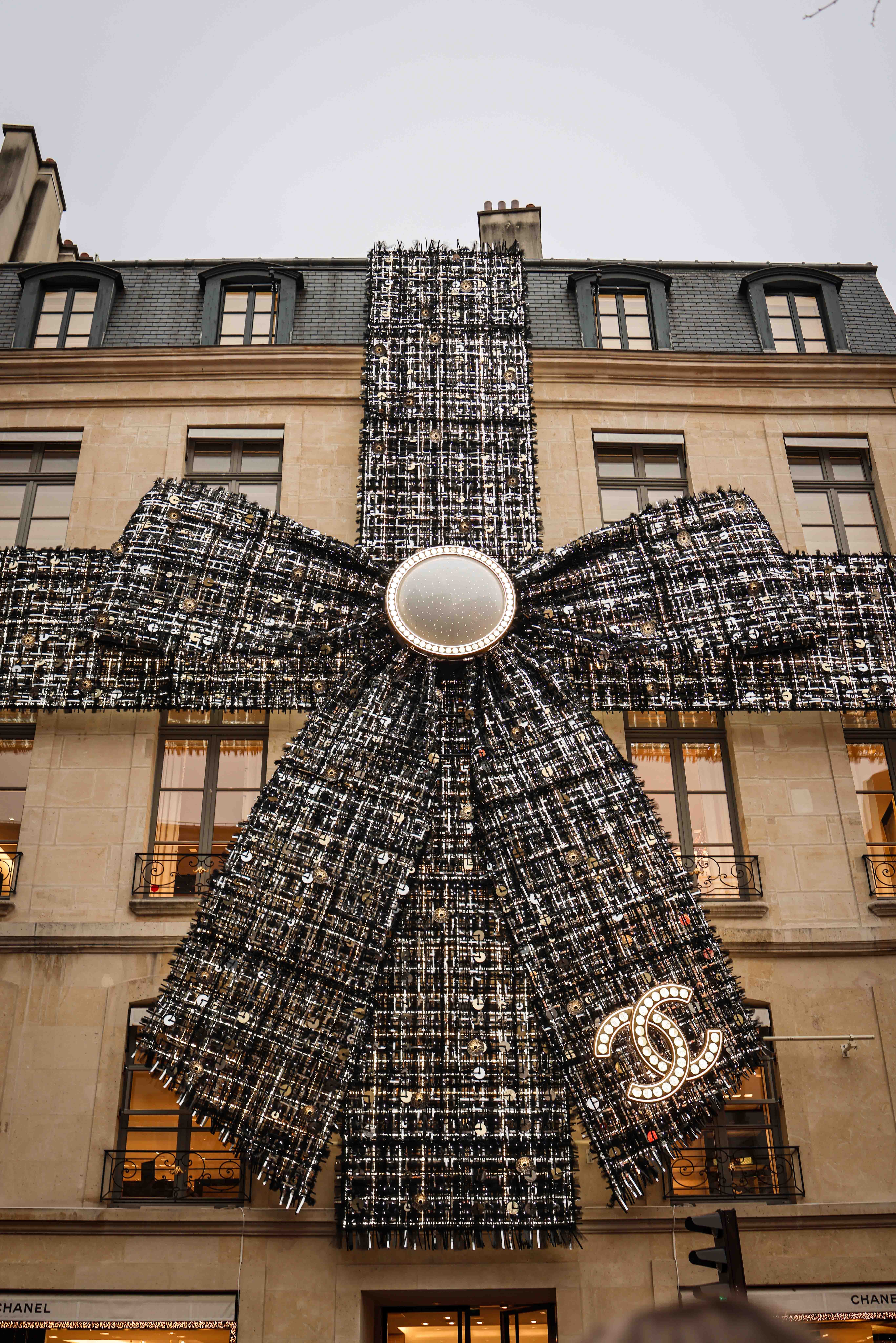 A Magical Christmas in Paris : My Secret Spots, Family Traditions… and ...