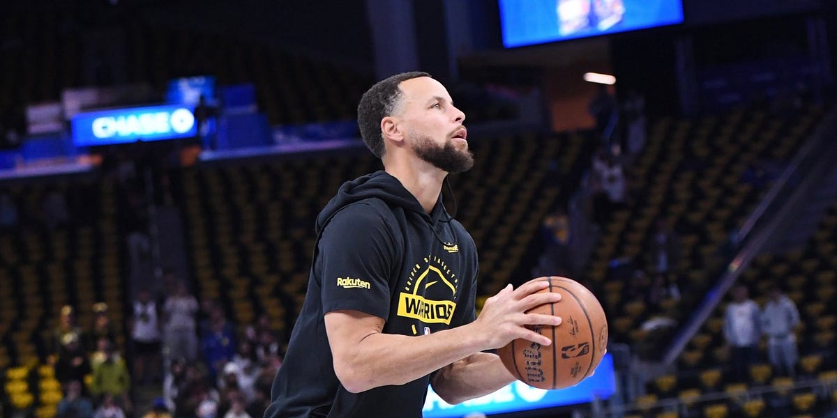 Steph Curry wears Tyrese Haliburton’s PUMA Hali 1 “Hibiscus” on launch day