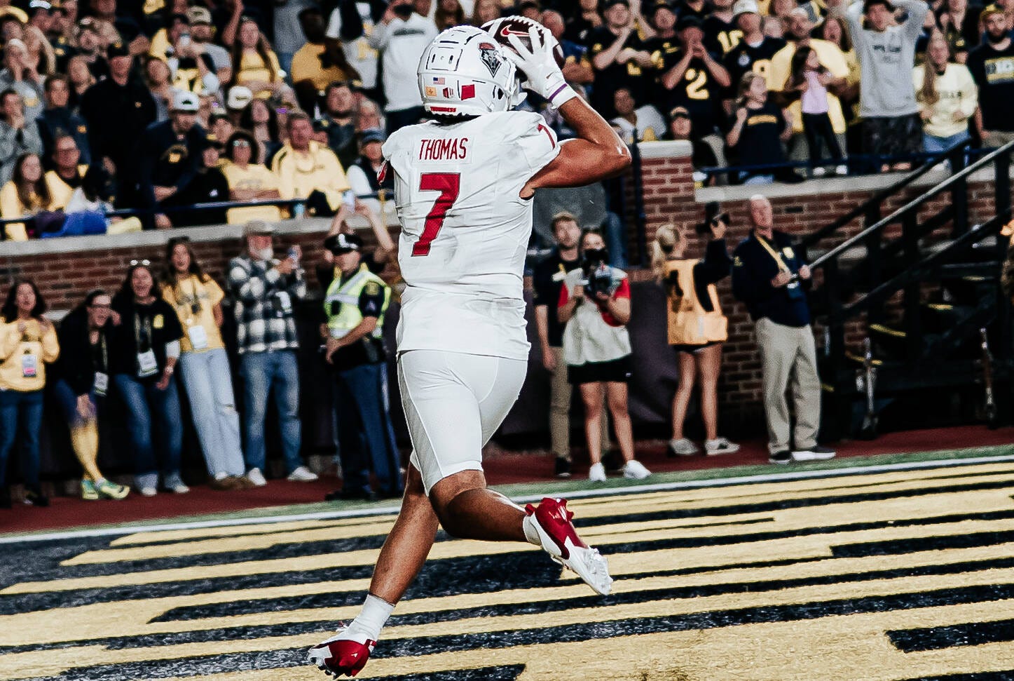 Top-5 TE Dorian Thomas Transfers from New Mexico to Cal