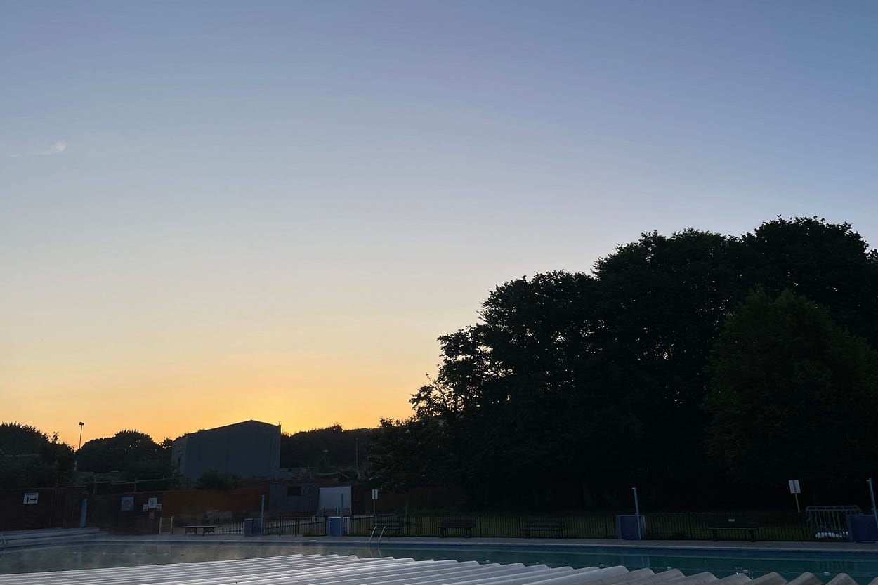 Threadnoodle | Izzy Moore | Substack