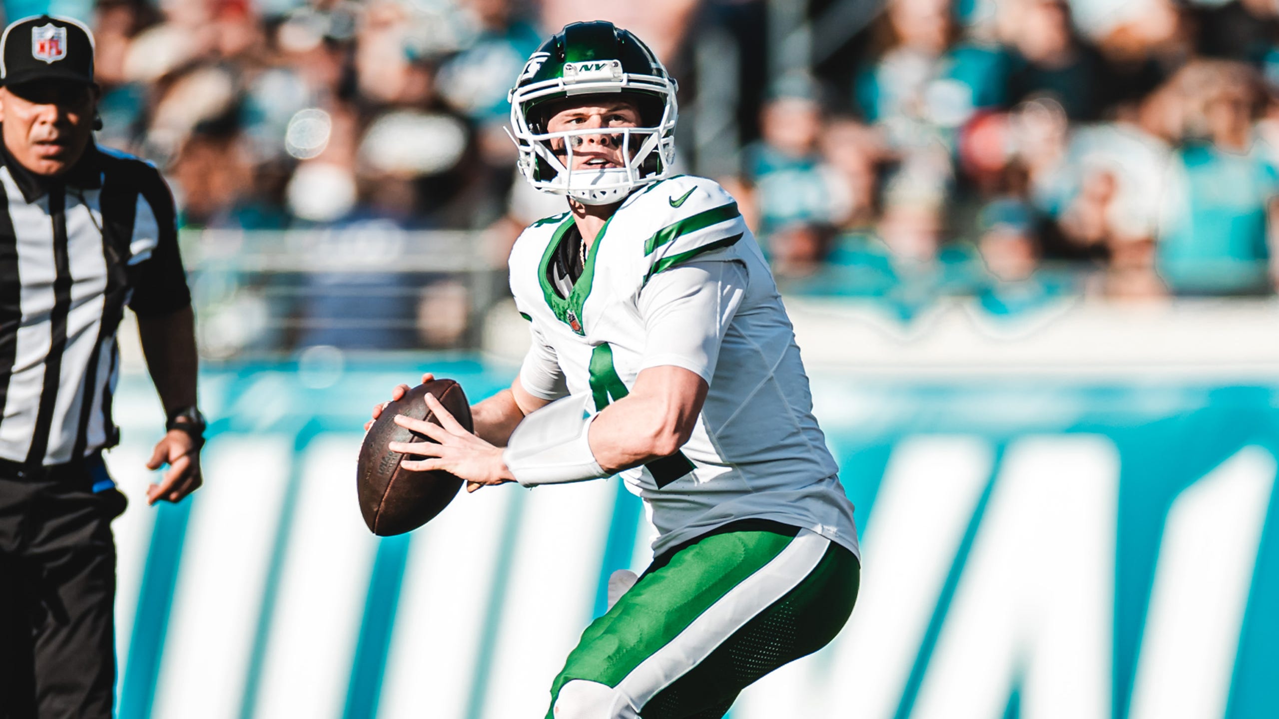 Jets Stick with Cook - by David Wyatt-Hupton - The Jets Way